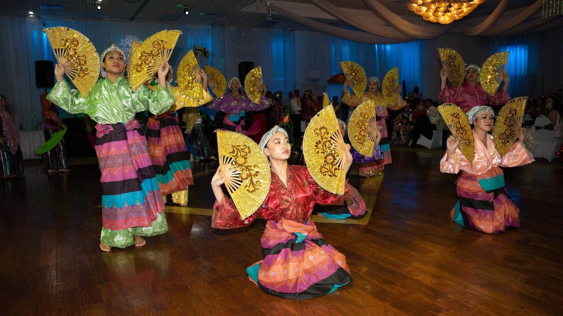 FILIPINOS HOLDS GRANDEST BALL IN TAMPA - Asia Trend