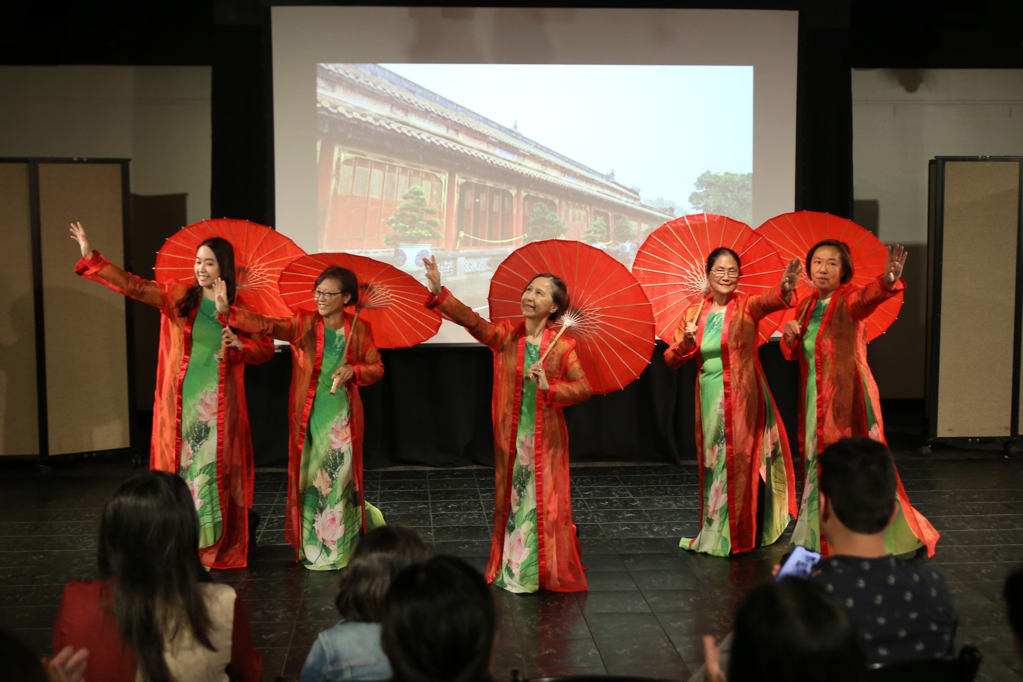 Asian American Cultural Dance Performance at Orange County Regional ...